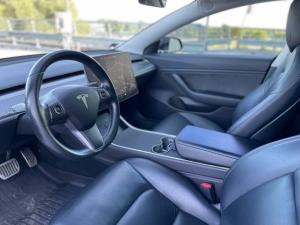 Melns Tesla Model 3 2020 Rīga, ar dzinēja tilpumu 0.00 L un nobraukumu 136 tūkst. km par 18550 €, foto 15 vietnē AUTOMOTO.COM.LV