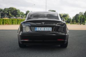 Melns Tesla Model 3 2020 Rīga, ar dzinēja tilpumu 0.00 L un nobraukumu 136 tūkst. km par 18550 €, foto 16 vietnē AUTOMOTO.COM.LV