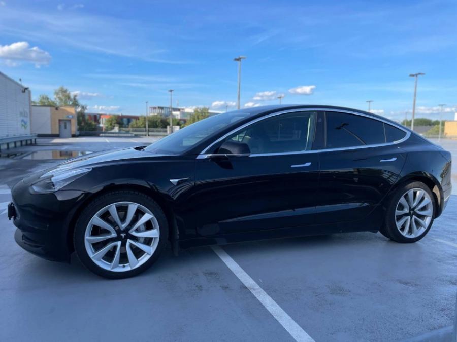 Melns Tesla Model 3 2020 Rīga, ar dzinēja tilpumu 0.00 L un nobraukumu 136 tūkst. km par 18550 €, foto 17 vietnē AUTOMOTO.COM.LV
