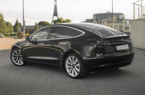 Melns Tesla Model 3 2020 Rīga, ar dzinēja tilpumu 0.00 L un nobraukumu 136 tūkst. km par 18550 €, foto 19 vietnē AUTOMOTO.COM.LV