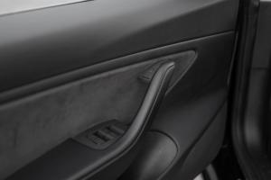Melns Tesla Model 3 2020 Rīga, ar dzinēja tilpumu 0.00 L un nobraukumu 136 tūkst. km par 18550 €, foto 23 vietnē AUTOMOTO.COM.LV