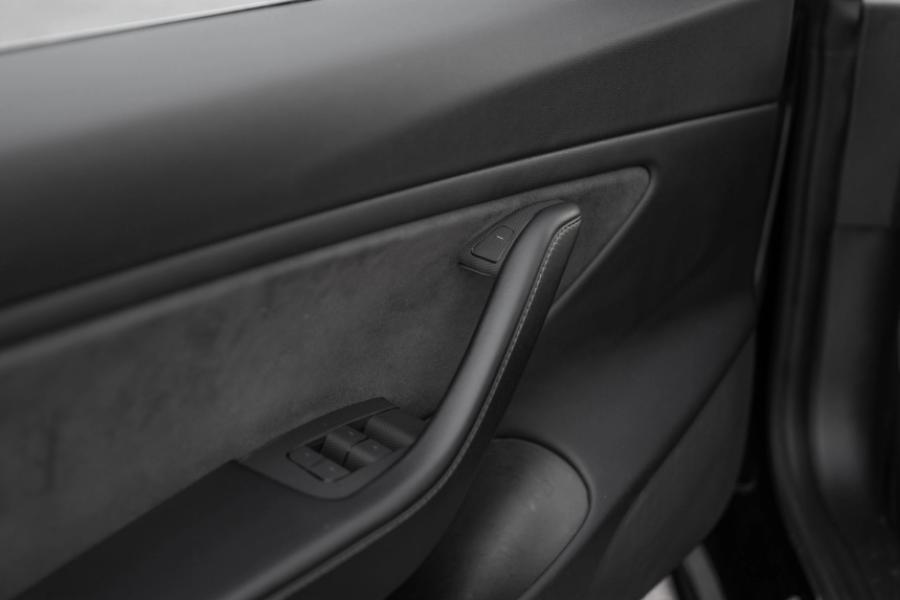 Melns Tesla Model 3 2020 Rīga, ar dzinēja tilpumu 0.00 L un nobraukumu 136 tūkst. km par 18550 €, foto 23 vietnē AUTOMOTO.COM.LV