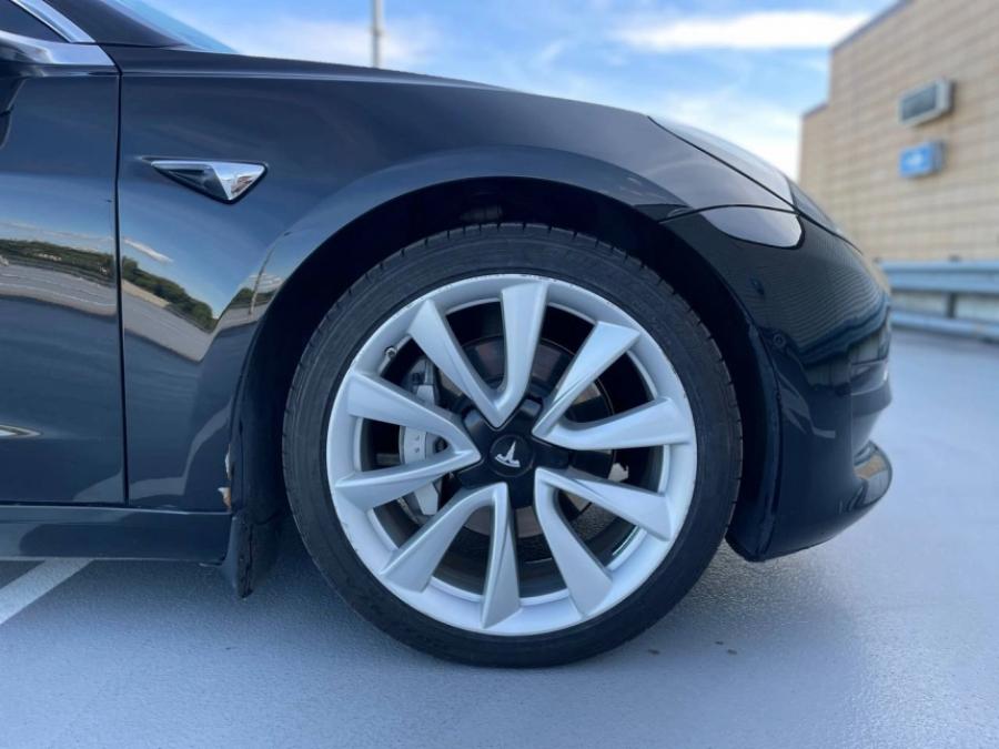 Melns Tesla Model 3 2020 Rīga, ar dzinēja tilpumu 0.00 L un nobraukumu 136 tūkst. km par 18550 €, foto 27 vietnē AUTOMOTO.COM.LV