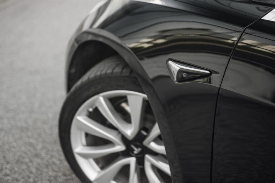 Melns Tesla Model 3 2020 Rīga, ar dzinēja tilpumu 0.00 L un nobraukumu 136 tūkst. km par 18550 €, foto 28 vietnē AUTOMOTO.COM.LV
