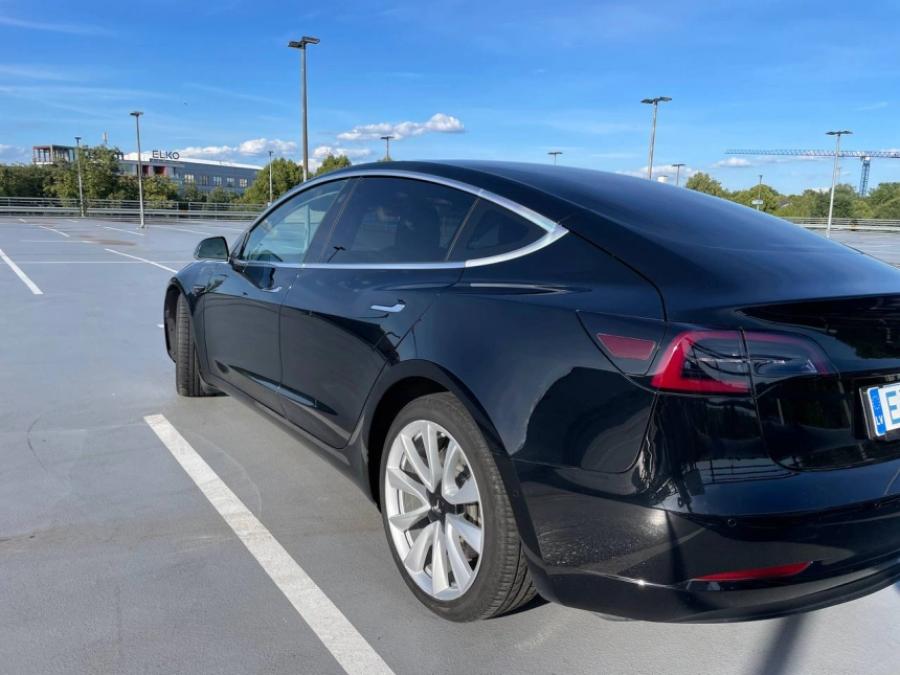 Melns Tesla Model 3 2020 Rīga, ar dzinēja tilpumu 0.00 L un nobraukumu 136 tūkst. km par 18550 €, foto 34 vietnē AUTOMOTO.COM.LV