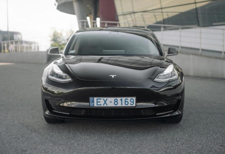 Melns Tesla Model 3 2020 Rīga, ar dzinēja tilpumu 0.00 L un nobraukumu 136 tūkst. km par 18550 €, foto 35 vietnē AUTOMOTO.COM.LV