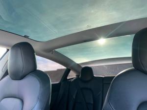 Melns Tesla Model 3 2020 Rīga, ar dzinēja tilpumu 0.00 L un nobraukumu 136 tūkst. km par 18550 €, foto 40 vietnē AUTOMOTO.COM.LV