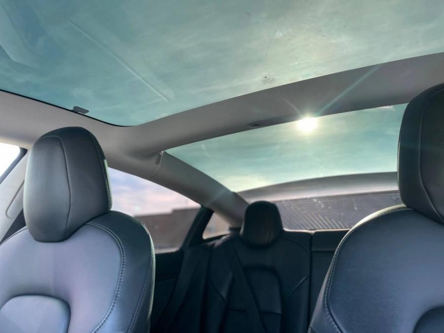 Melns Tesla Model 3 2020 Rīga, ar dzinēja tilpumu 0.00 L un nobraukumu 136 tūkst. km par 18550 €, foto 40 vietnē AUTOMOTO.COM.LV