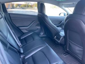 Melns Tesla Model 3 2020 Rīga, ar dzinēja tilpumu 0.00 L un nobraukumu 136 tūkst. km par 18550 €, foto 45 vietnē AUTOMOTO.COM.LV