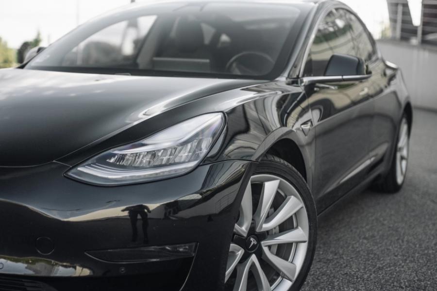 Melns Tesla Model 3 2020 Rīga, ar dzinēja tilpumu 0.00 L un nobraukumu 136 tūkst. km par 18550 €, foto 51 vietnē AUTOMOTO.COM.LV