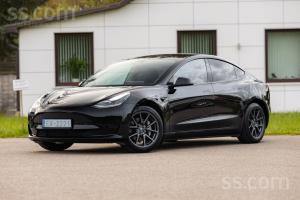 Черный Тесла Модель 3 2020 в Рига, объемом двигателя 0.00 л и пробегом 86 тыс. км за 24500 €, фото  на AUTOMOTO.COM.LV