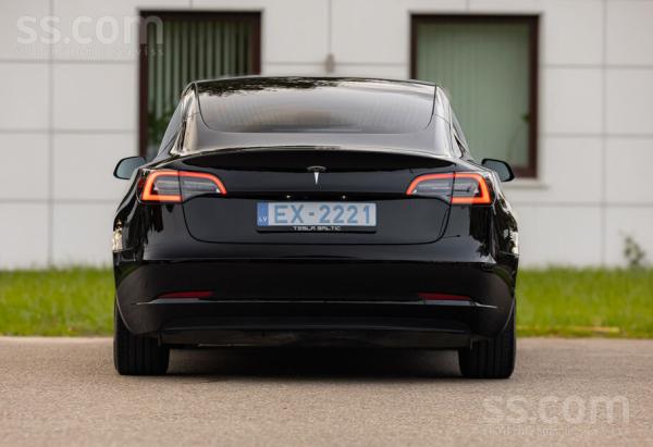 Melns Tesla Model 3 2020 Rīga, ar dzinēja tilpumu 0.00 L un nobraukumu 86 tūkst. km par 24500 €, foto 4 vietnē AUTOMOTO.COM.LV