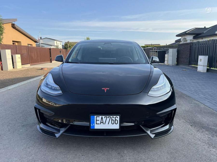 Black Tesla Model 3 2020 in Siauliai, with an engine capacity of 0.00 L and mileage of 66 thousand km for 24500 €, photo 10 on AUTOMOTO.COM.LV