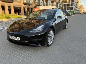 Black Tesla Model 3 2020 in Vilnius, with an engine capacity of 0.00 L and mileage of 108 thousand km for 14500 €, photo 3 on AUTOMOTO.COM.LV