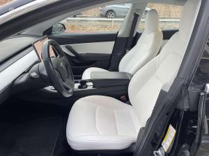 Black Tesla Model 3 2020 in Vilnius, with an engine capacity of 0.00 L and mileage of 108 thousand km for 14500 €, photo 16 on AUTOMOTO.COM.LV