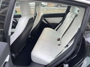 Black Tesla Model 3 2020 in Vilnius, with an engine capacity of 0.00 L and mileage of 108 thousand km for 14500 €, photo 17 on AUTOMOTO.COM.LV