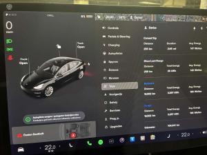 Black Tesla Model 3 2020 in Vilnius, with an engine capacity of 0.00 L and mileage of 108 thousand km for 14500 €, photo 18 on AUTOMOTO.COM.LV