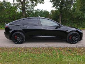 Black Tesla Model 3 2020 in Riga, with an engine capacity of 0.00 L and mileage of 69 thousand km for 28000 €, photo 8 on AUTOMOTO.COM.LV