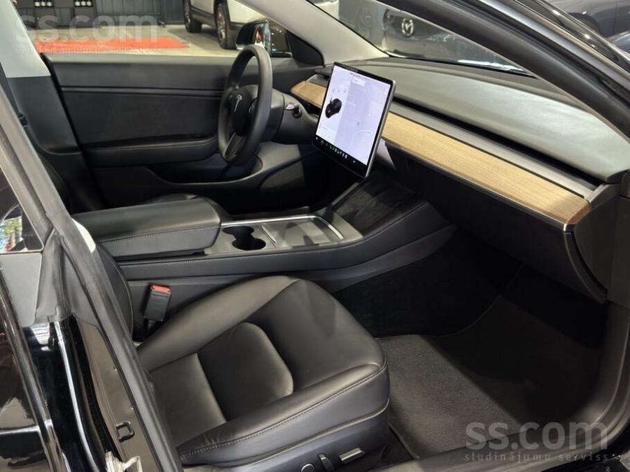 Melns Tesla Model 3 2020 Rīga, ar dzinēja tilpumu 0.00 L un nobraukumu 69 tūkst. km par 28990 €, foto 11 vietnē AUTOMOTO.COM.LV
