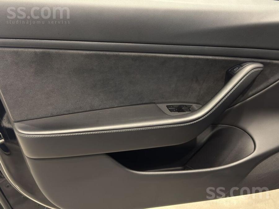 Melns Tesla Model 3 2020 Rīga, ar dzinēja tilpumu 0.00 L un nobraukumu 69 tūkst. km par 28990 €, foto 23 vietnē AUTOMOTO.COM.LV