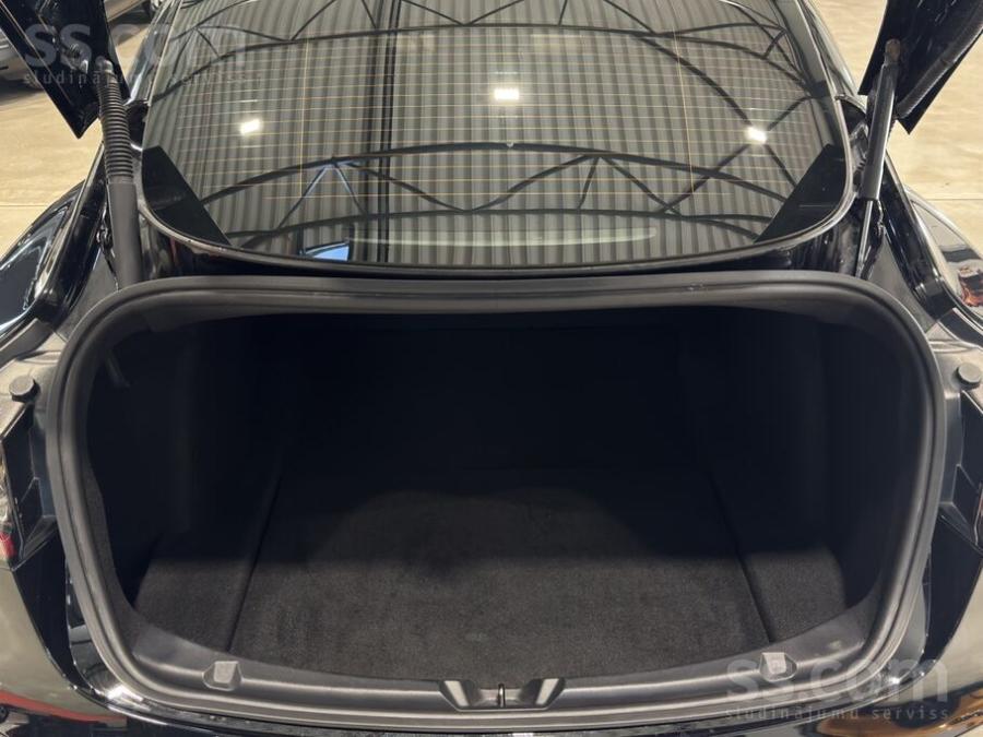 Melns Tesla Model 3 2020 Rīga, ar dzinēja tilpumu 0.00 L un nobraukumu 69 tūkst. km par 28990 €, foto 24 vietnē AUTOMOTO.COM.LV