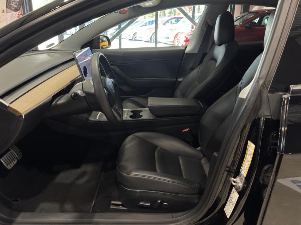 Melns Tesla Model 3 2020 Rīga, ar dzinēja tilpumu 0.00 L un nobraukumu 69 tūkst. km par 28990 €, foto 7 vietnē AUTOMOTO.COM.LV