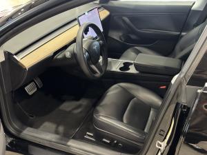 Melns Tesla Model 3 2020 Rīga, ar dzinēja tilpumu 0.00 L un nobraukumu 69 tūkst. km par 28990 €, foto 8 vietnē AUTOMOTO.COM.LV