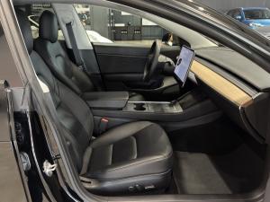 Melns Tesla Model 3 2020 Rīga, ar dzinēja tilpumu 0.00 L un nobraukumu 69 tūkst. km par 28990 €, foto 9 vietnē AUTOMOTO.COM.LV