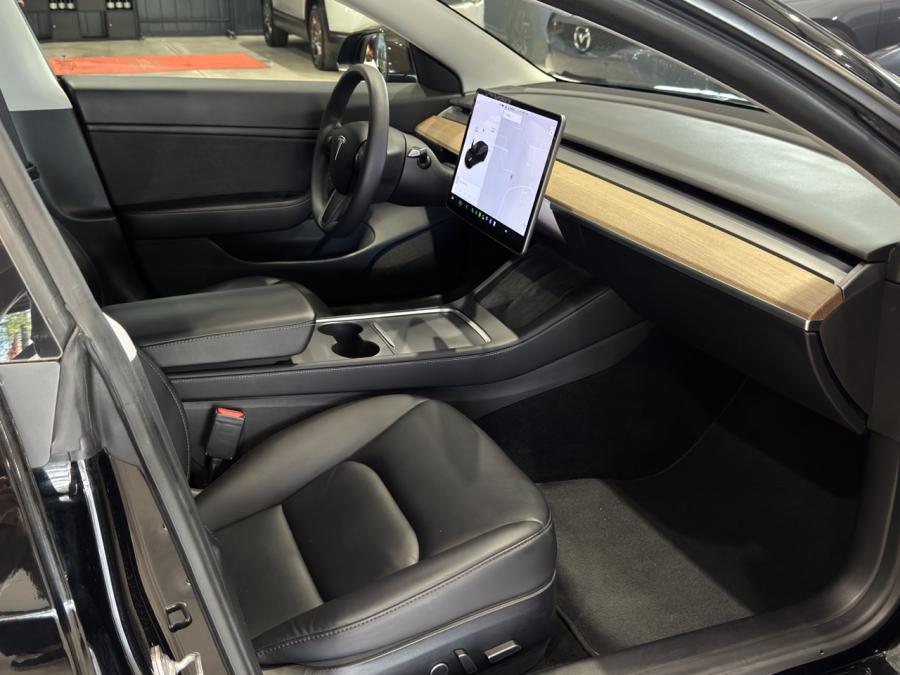 Melns Tesla Model 3 2020 Rīga, ar dzinēja tilpumu 0.00 L un nobraukumu 69 tūkst. km par 28990 €, foto 10 vietnē AUTOMOTO.COM.LV