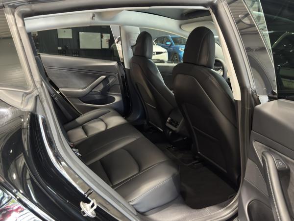 Melns Tesla Model 3 2020 Rīga, ar dzinēja tilpumu 0.00 L un nobraukumu 69 tūkst. km par 28990 €, foto 11 vietnē AUTOMOTO.COM.LV
