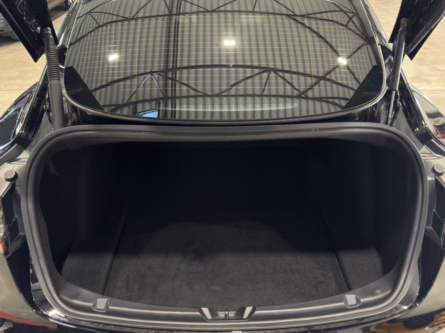 Melns Tesla Model 3 2020 Rīga, ar dzinēja tilpumu 0.00 L un nobraukumu 69 tūkst. km par 28990 €, foto 23 vietnē AUTOMOTO.COM.LV