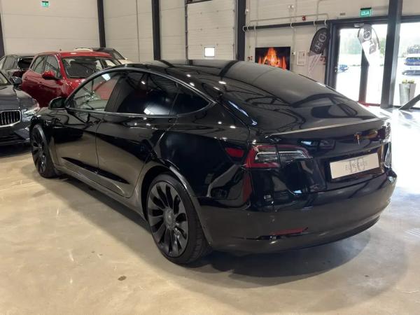 Melns Tesla Model 3 2020 Mārupe, ar dzinēja tilpumu 0.00 L un nobraukumu 69 tūkst. km par 28990 €, foto 4 vietnē AUTOMOTO.COM.LV