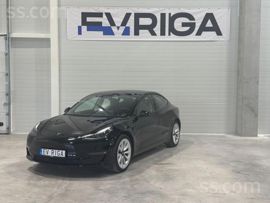 Melns Tesla Model 3 2021 Rīga, ar dzinēja tilpumu 0.00 L un nobraukumu 22 tūkst. km par 32340 €, foto 1 vietnē AUTOMOTO.COM.LV