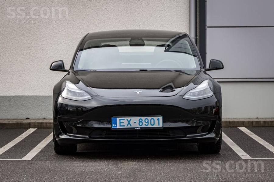 Melns Tesla Model 3 2021 Rīga, ar dzinēja tilpumu 0.00 L un nobraukumu 0 tūkst. km par 21640 €, foto 2 vietnē AUTOMOTO.COM.LV