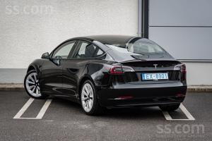 Melns Tesla Model 3 2021 Rīga, ar dzinēja tilpumu 0.00 L un nobraukumu 0 tūkst. km par 21640 €, foto 5 vietnē AUTOMOTO.COM.LV