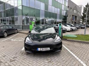 Black Tesla Model 3 2021 in Vilnius, with an engine capacity of 0.00 L and mileage of 86 thousand km for 27000 €, photo 2 on AUTOMOTO.COM.LV