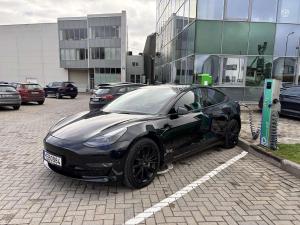 Black Tesla Model 3 2021 in Vilnius, with an engine capacity of 0.00 L and mileage of 86 thousand km for 27000 €, photo 4 on AUTOMOTO.COM.LV