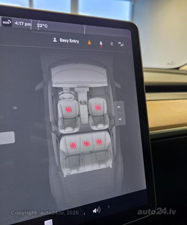 Black Tesla Model 3 2021 in Tartu, with an engine capacity of 0.00 L and mileage of 161 thousand km for 24499 €, photo 11 on AUTOMOTO.COM.LV