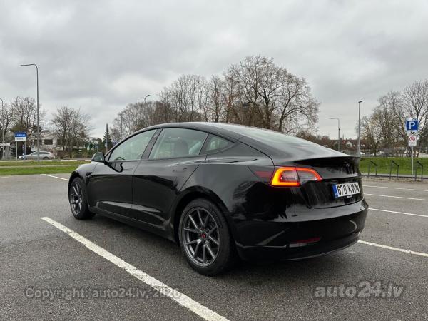 Black Tesla Model 3 2021 in Tallinn, with an engine capacity of 0.00 L and mileage of 136 thousand km for 24999 €, photo 6 on AUTOMOTO.COM.LV