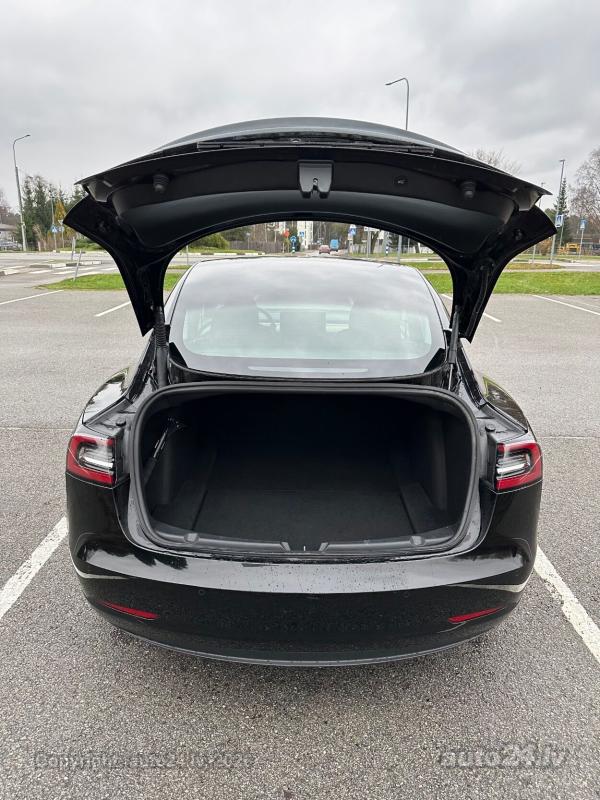 Black Tesla Model 3 2021 in Tallinn, with an engine capacity of 0.00 L and mileage of 136 thousand km for 24999 €, photo 10 on AUTOMOTO.COM.LV
