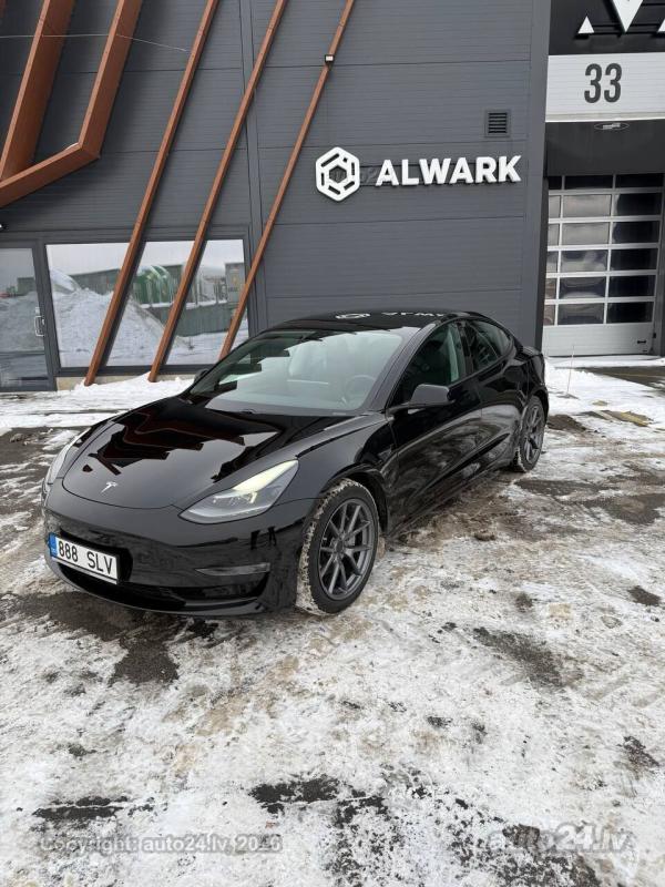 Black Tesla Model 3 2021 in Tallinn, with an engine capacity of 0.00 L and mileage of 60 thousand km for 28999 €, photo 1 on AUTOMOTO.COM.LV