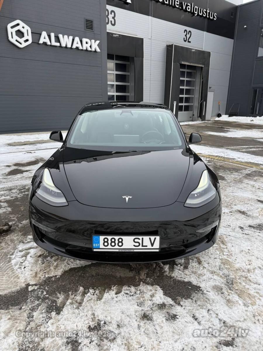 Black Tesla Model 3 2021 in Tallinn, with an engine capacity of 0.00 L and mileage of 60 thousand km for 28999 €, photo 2 on AUTOMOTO.COM.LV