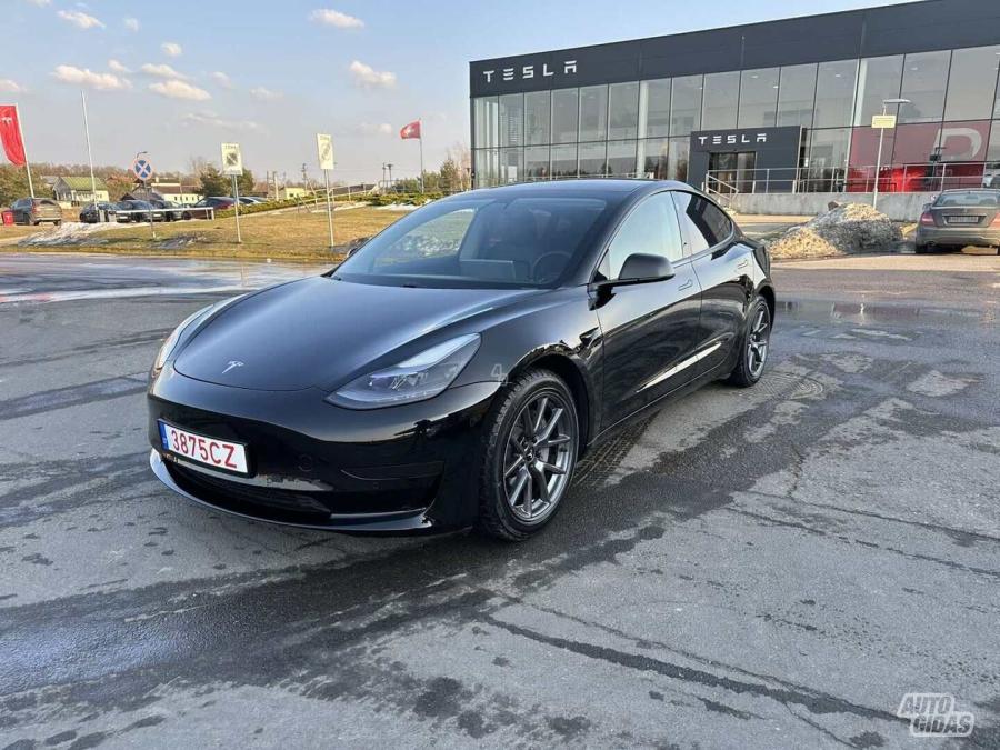 Black Tesla Model 3 2021 in Vilnius, with an engine capacity of 0.00 L and mileage of 86 thousand km for 18500 €, photo 1 on AUTOMOTO.COM.LV