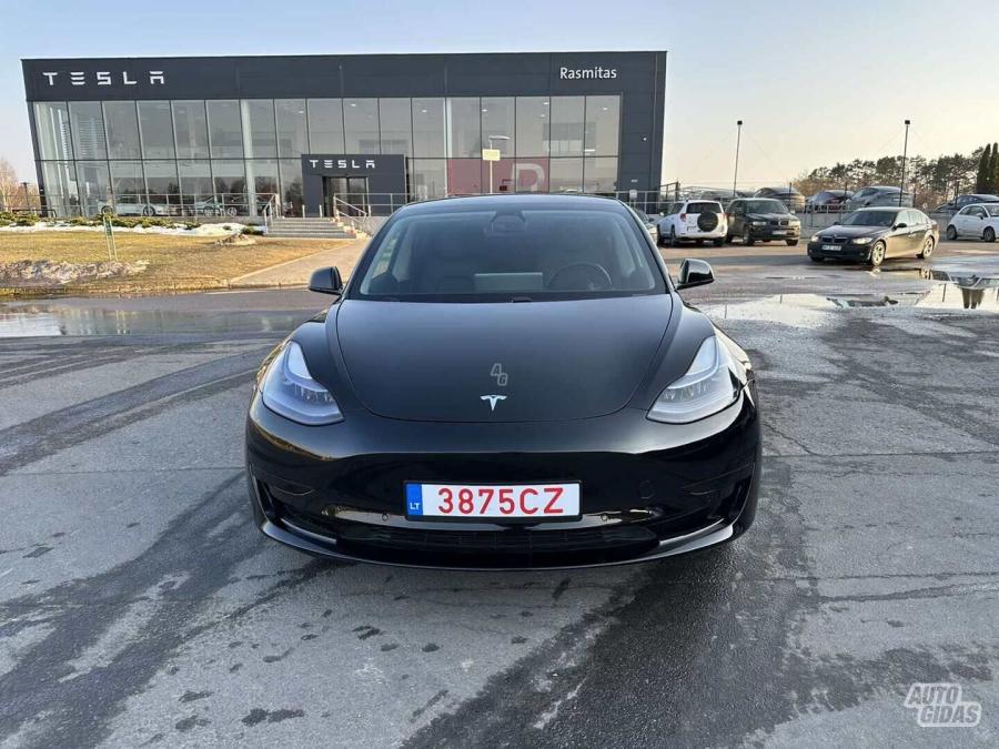 Black Tesla Model 3 2021 in Vilnius, with an engine capacity of 0.00 L and mileage of 86 thousand km for 18500 €, photo 4 on AUTOMOTO.COM.LV