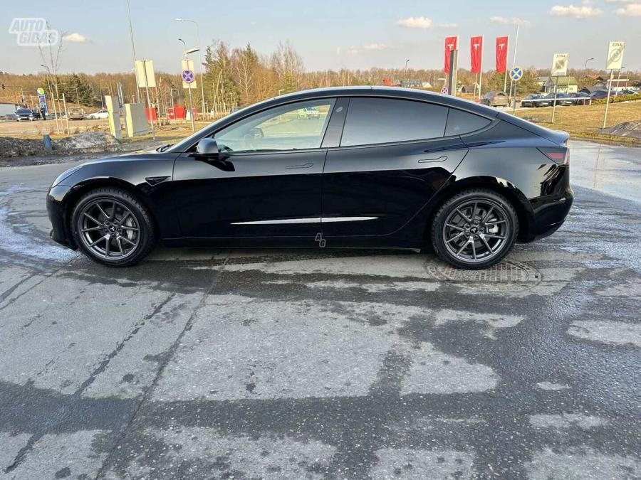 Black Tesla Model 3 2021 in Vilnius, with an engine capacity of 0.00 L and mileage of 86 thousand km for 18500 €, photo 7 on AUTOMOTO.COM.LV