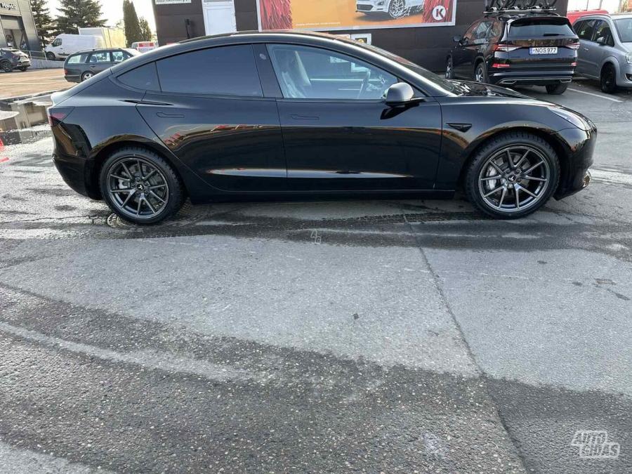 Black Tesla Model 3 2021 in Vilnius, with an engine capacity of 0.00 L and mileage of 86 thousand km for 18500 €, photo 8 on AUTOMOTO.COM.LV