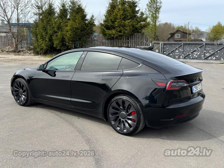 Black Tesla Model 3 2021 in Tallinn, with an engine capacity of 0.00 L and mileage of 65 thousand km for 29500 €, photo 1 on AUTOMOTO.COM.LV