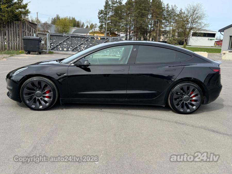 Black Tesla Model 3 2021 in Tallinn, with an engine capacity of 0.00 L and mileage of 65 thousand km for 29500 €, photo 5 on AUTOMOTO.COM.LV