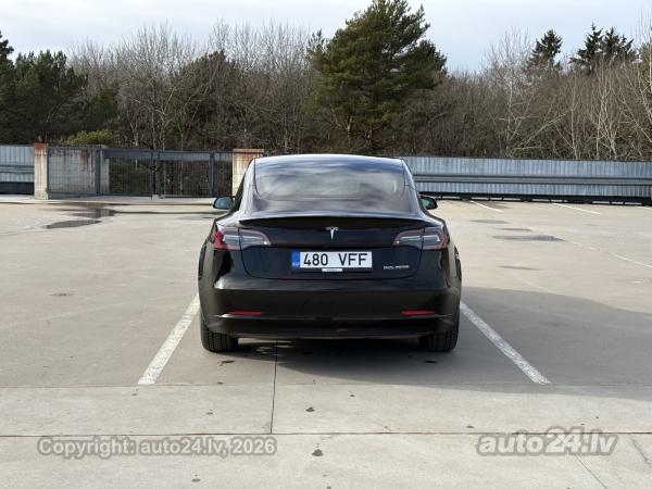Black Tesla Model 3 2021 in Tallinn, with an engine capacity of 0.00 L and mileage of 93 thousand km for 30500 €, photo 4 on AUTOMOTO.COM.LV