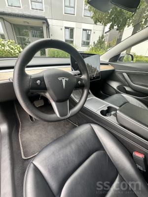 Melns Tesla Model 3 2021 Rīga, ar dzinēja tilpumu 0.00 L un nobraukumu 115 tūkst. km par 21250 €, foto 23 vietnē AUTOMOTO.COM.LV